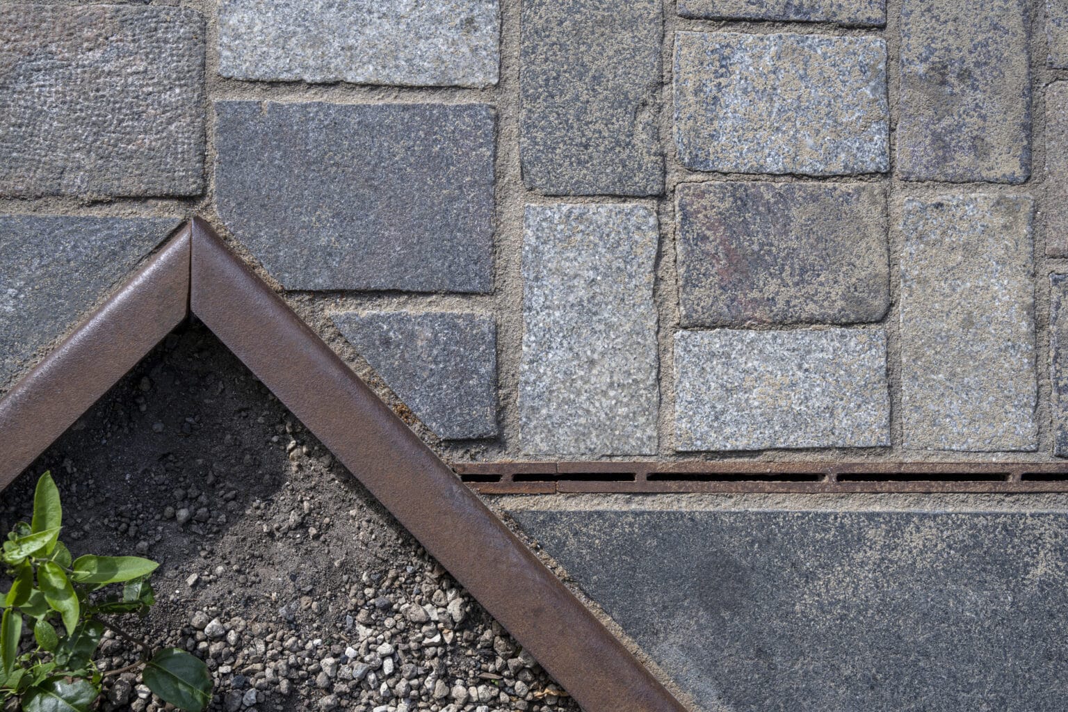 Slit drains | Discreet drainage drains and water diversion - GH Form